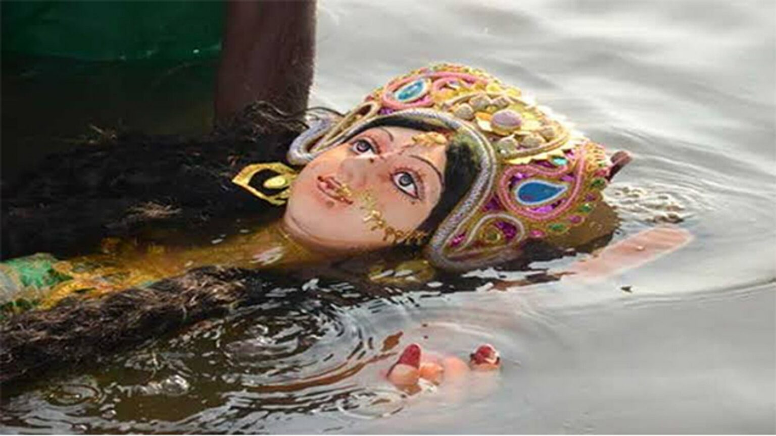 लकड़ी नबीगंज: मां सरस्वती की प्रतिमा का हुआ विसर्जन