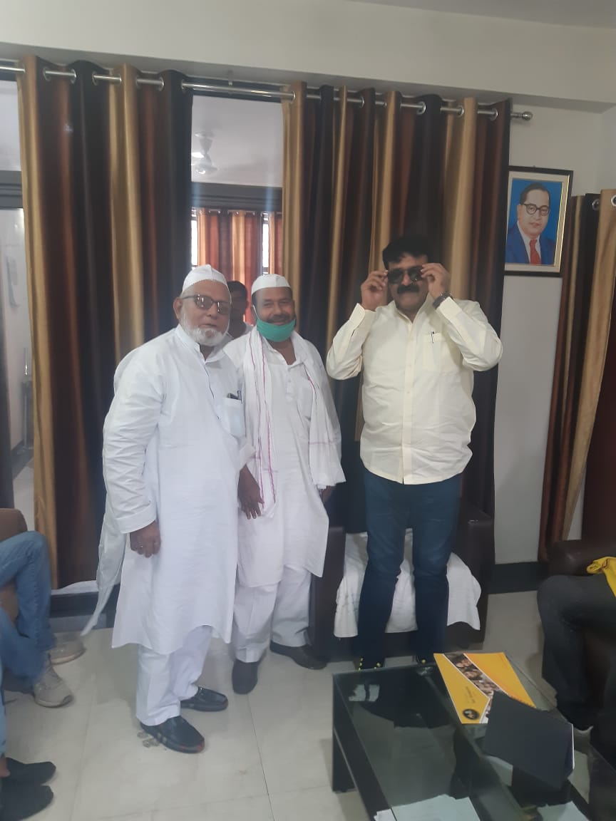 सिवान: अल्पसंख्यक कल्याण मंत्री जमा खान से मिलकर एक ज्ञापन सौंपा