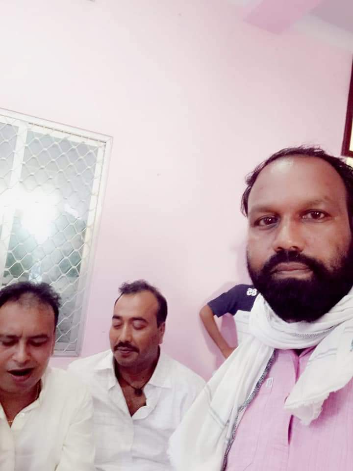 तरवारा के काजीटोला में आयोजित बकरीद मिलन समारोह में पहुंचे रईस खान ...